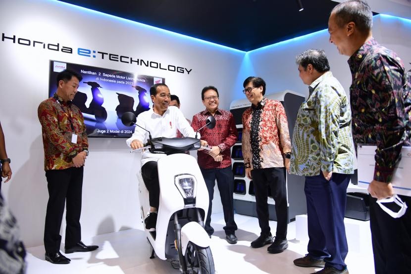 JAKTV - Insentif Motor Listrik Bisa Diakses Mulai Maret